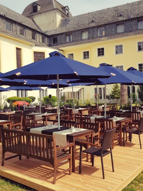 Schlosshotel Domäne Walberberg i Bornheim - Boka de bästa erbjudandena!
