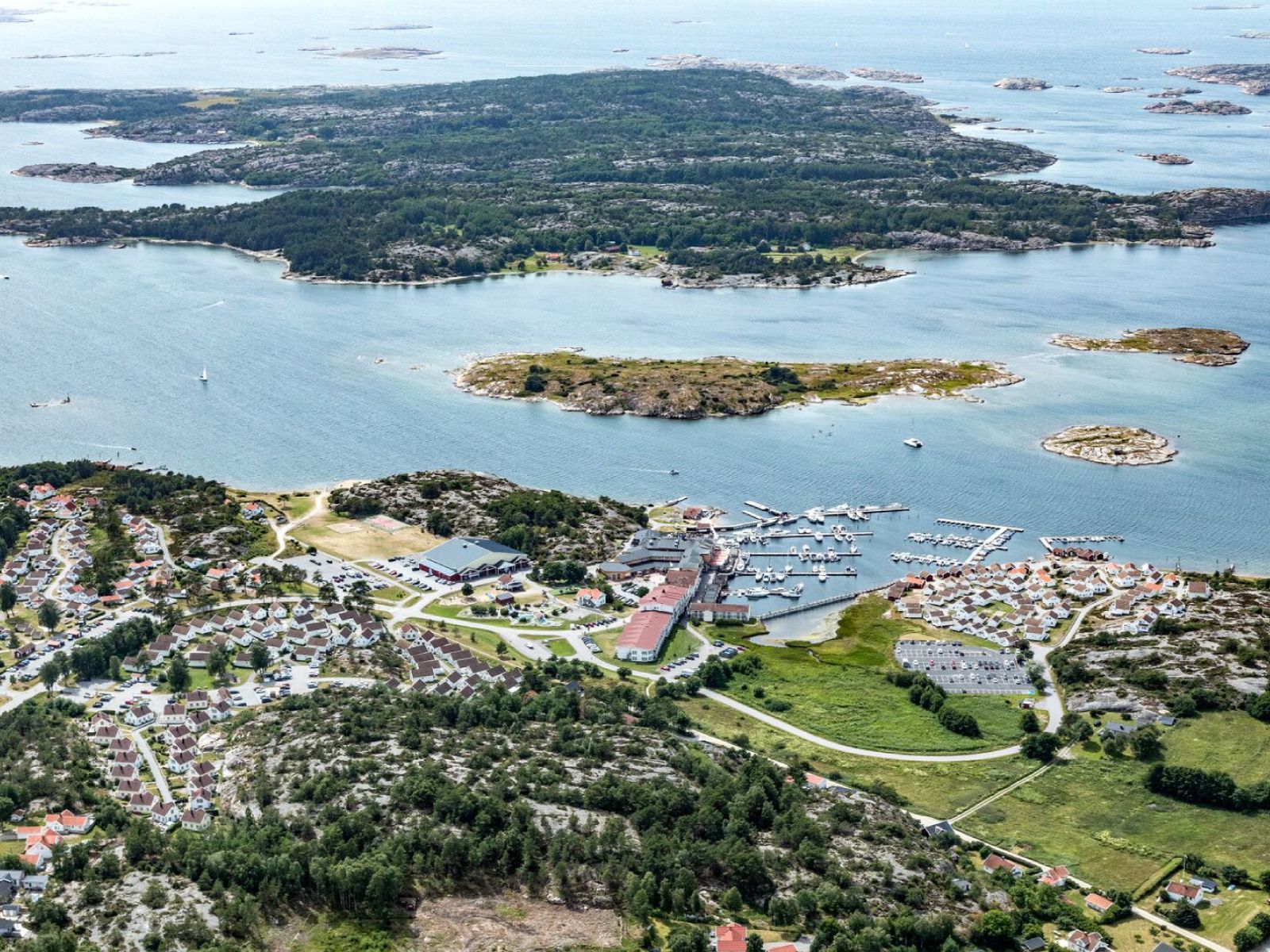 TanumStrand i Grebbestad - Boka de bästa erbjudandena!