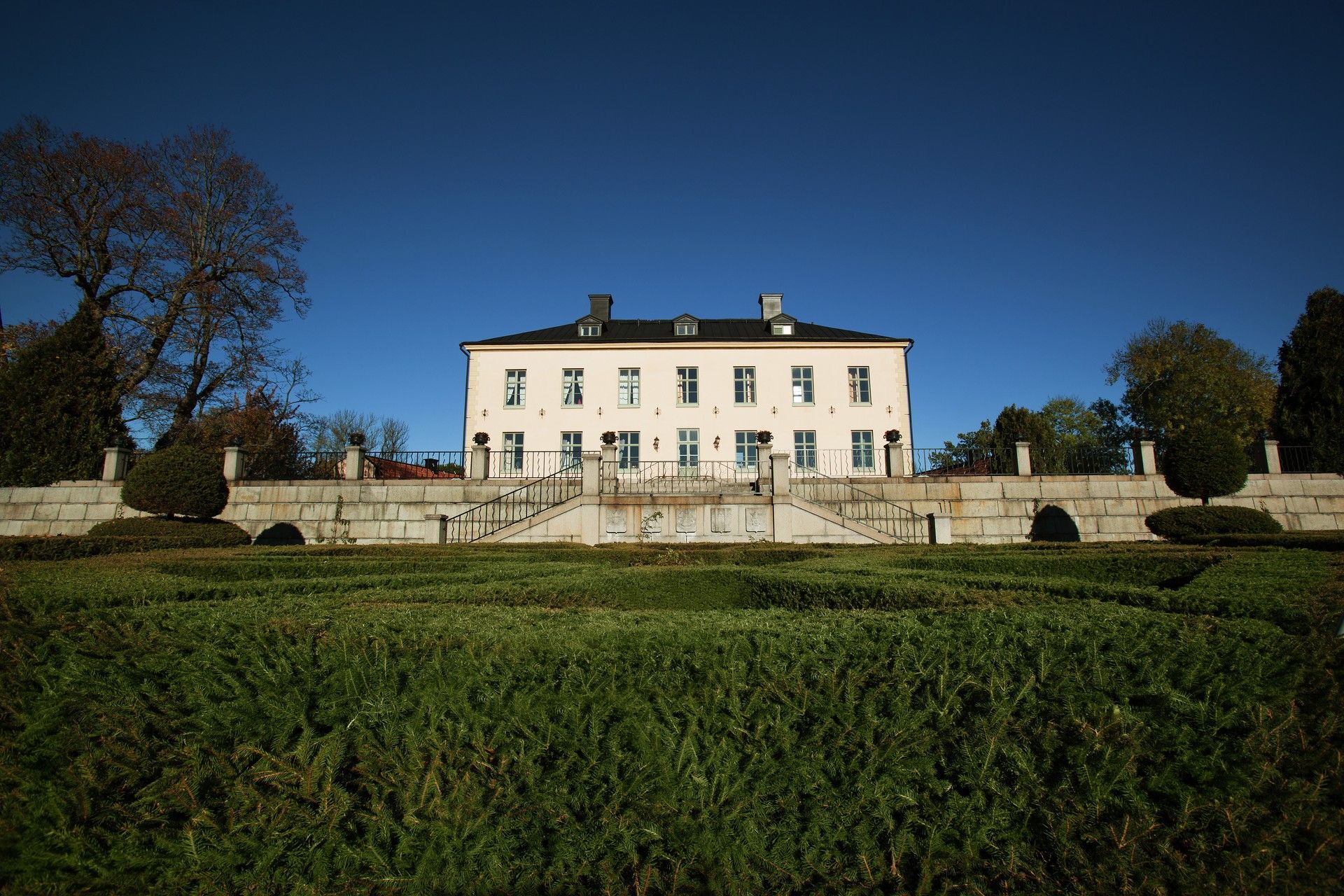 Hesselby Slott i Bromma - Boka de bästa erbjudandena!