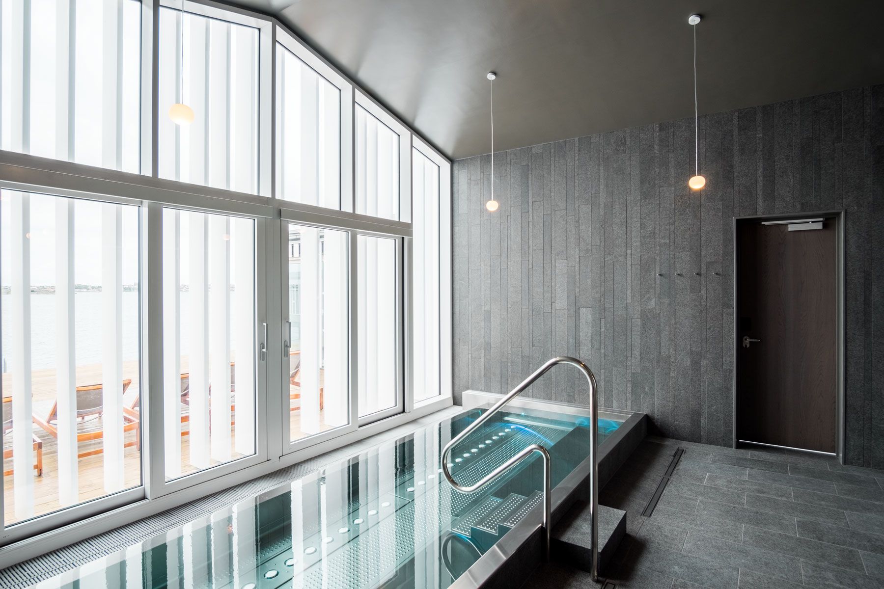 Gullmarsstrand Hotell & Konferens i Fiskebäckskil - Boka de bästa ...