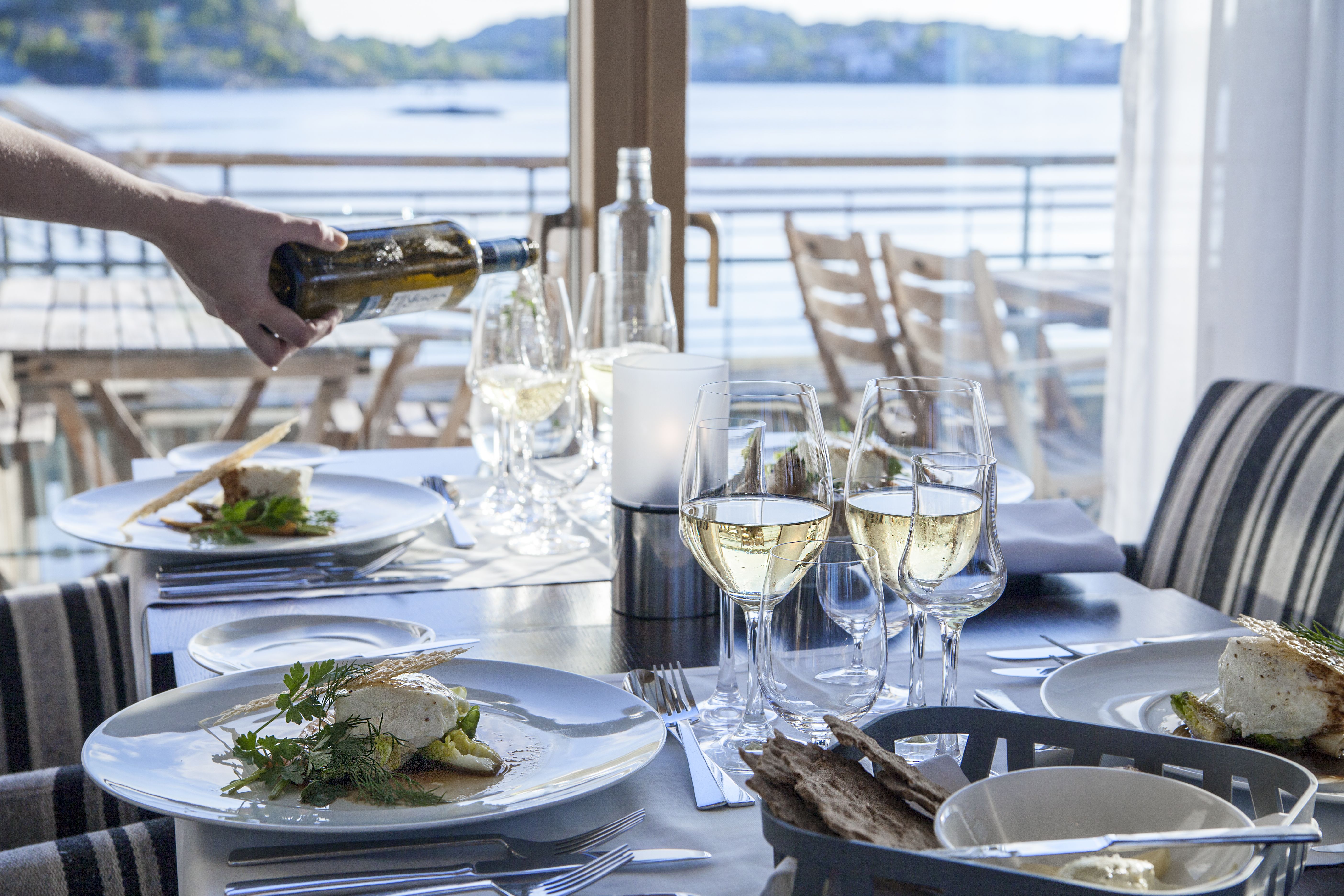 Gullmarsstrand Hotell & Konferens i Fiskebäckskil - Boka de bästa ...