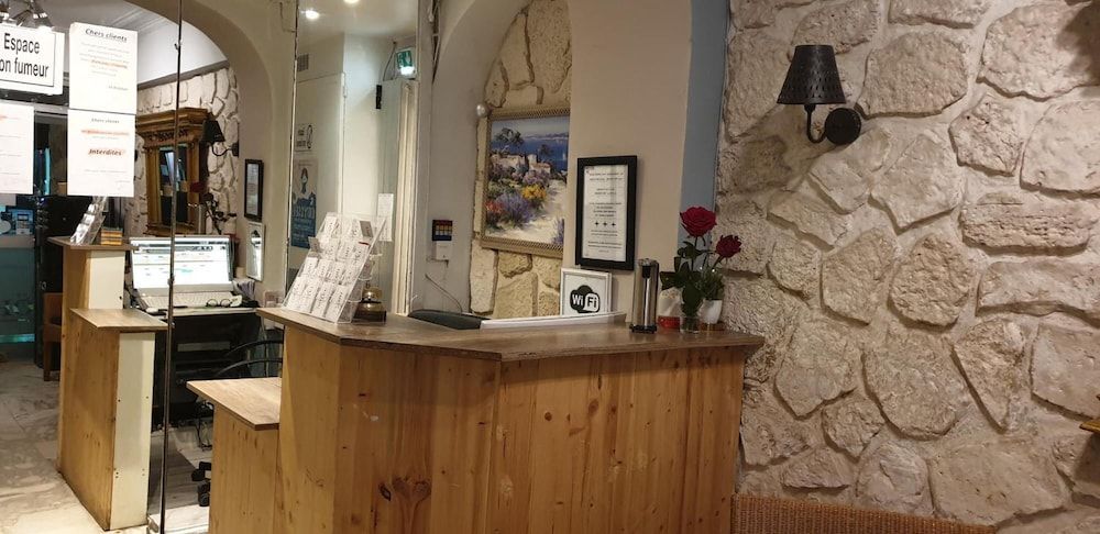 Jeff Hotel Paris i Paris - Boka de bästa erbjudandena!